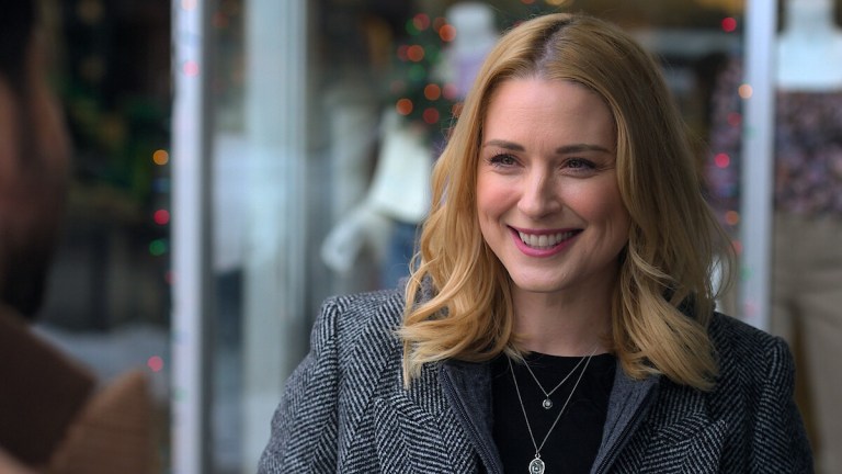 My Secret Santa on Netflix; Movie Review The Coziest Holiday Hug You’ll ...